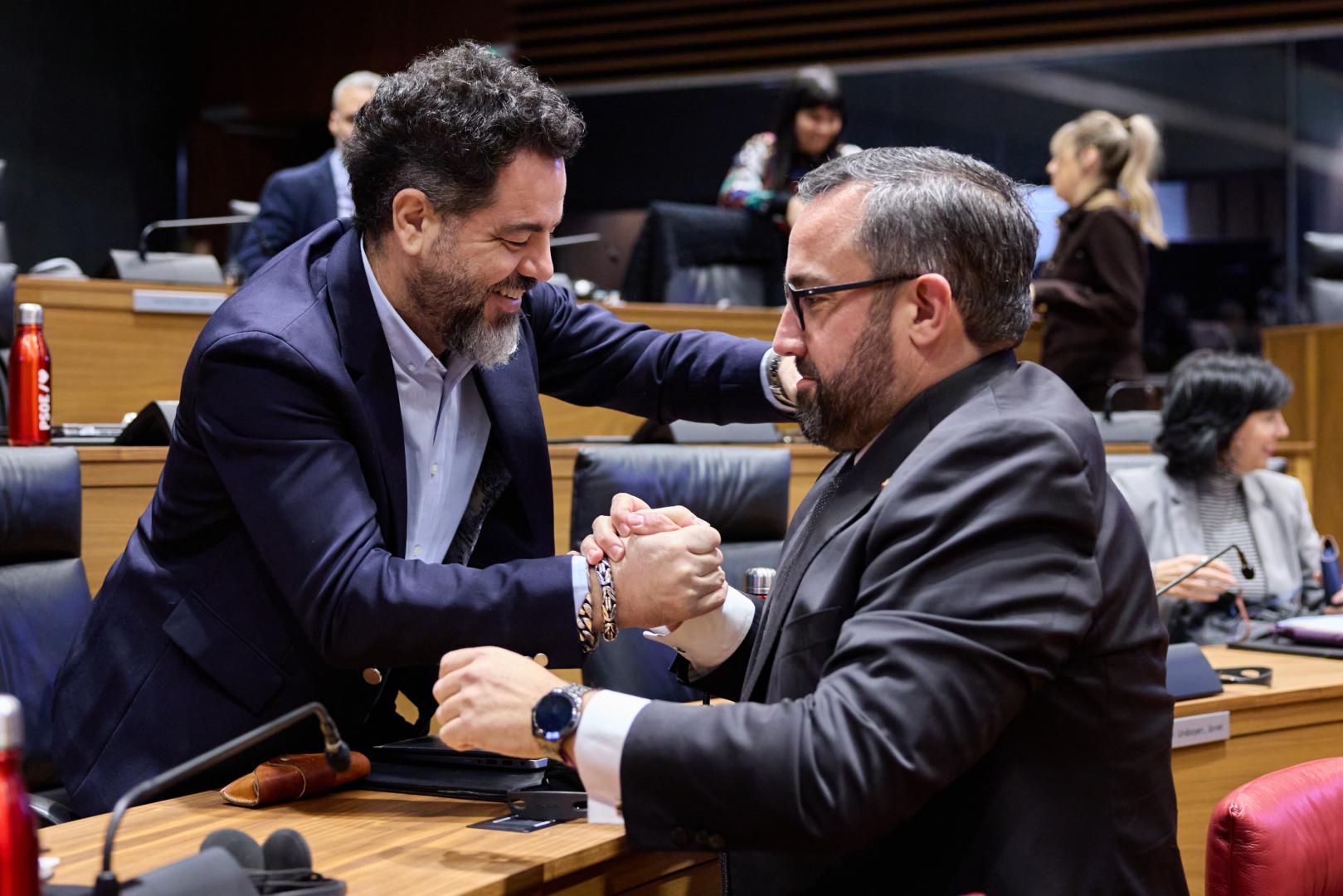 ¡Pero si Ramón Alzórriz sigue ahí!