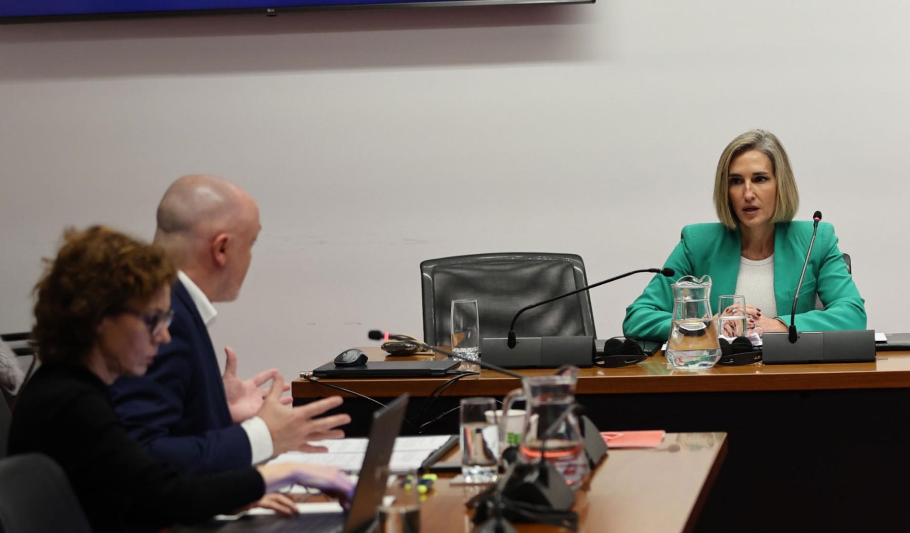 La directora de Construcciones Osés señala que Acciona le propuso ir en ...