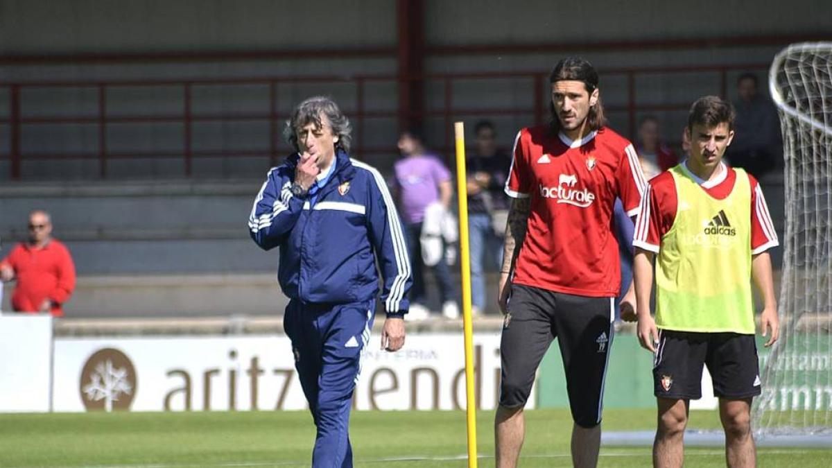 Osasuna - Martín convoca a Otegui y Buñuel en una lista de 20 jugadores