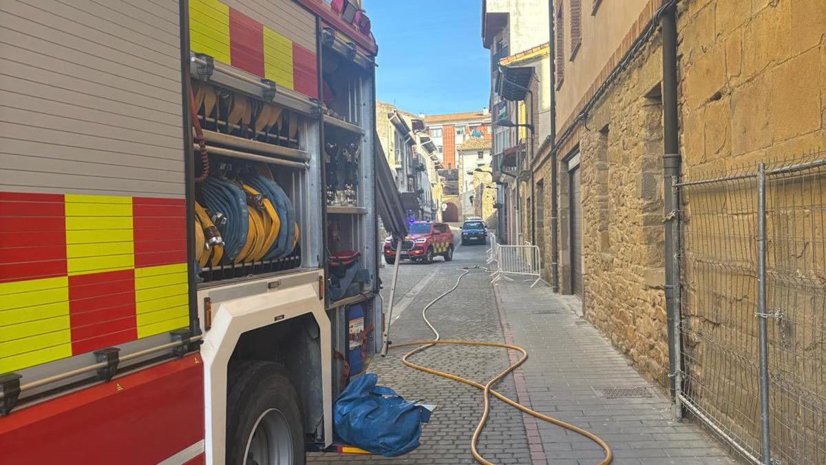 Incendio en una chimenea de una vivienda en Sangüesa