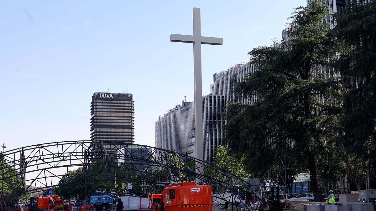 Madrid se engalana para recibir a León XIV con cerca de 100.000 flores ...